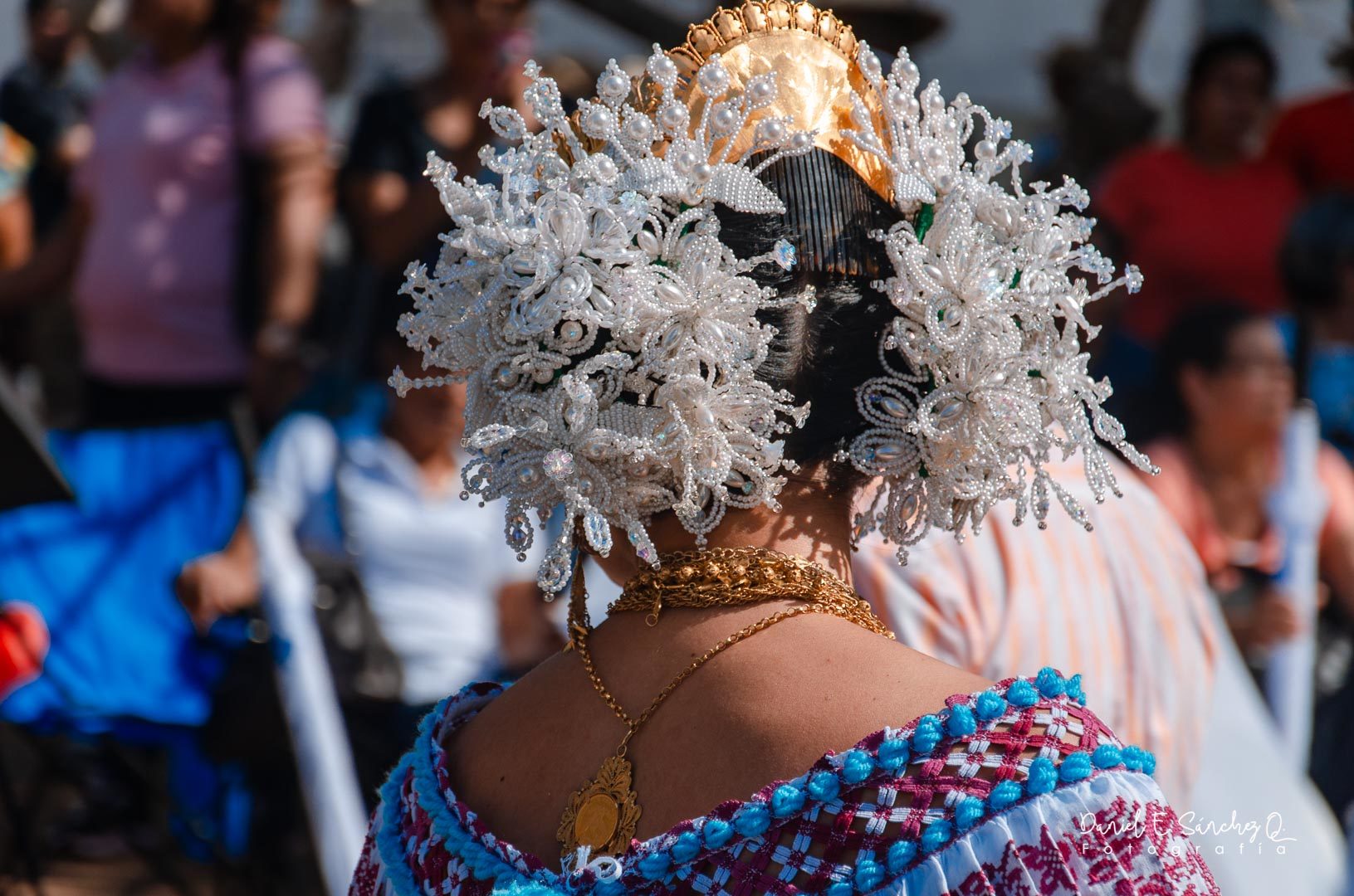 Joyas de la pollera: El peinetón - lacabanga.com
